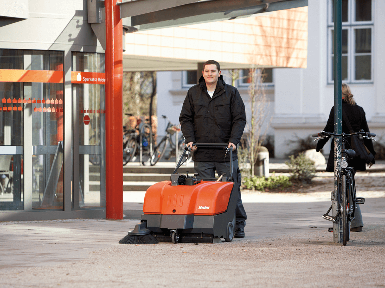 Pedestrian & Walk-Behind Scrubber Driers - Hako